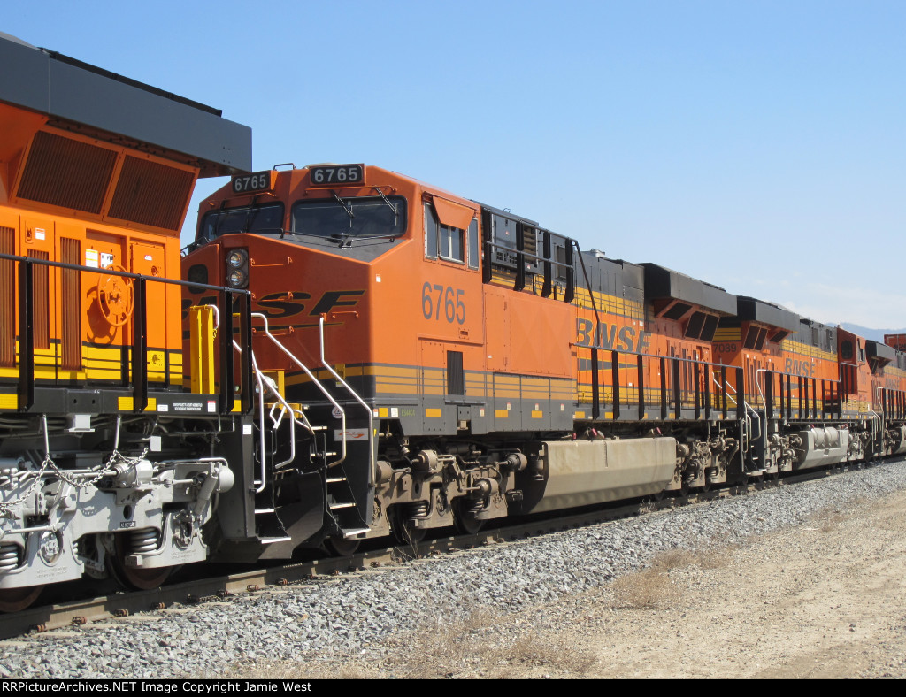 BNSF 6765